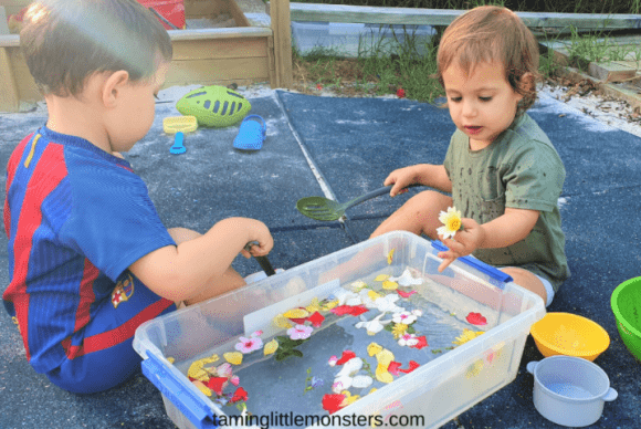 29 Spring Outdoor Learning Activities for Kids with FREE Printable