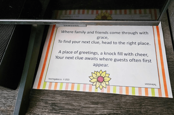 Free Printable Thanksgiving Scavenger Hunt for Kids