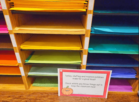 Free Thanksgiving Classroom Scavenger Hunt Clues