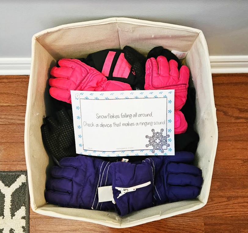 Free Winter Scavenger Hunt Printable for Home (Free Printables)