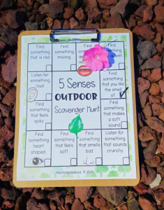 Free 5 Senses Scavenger Hunt (Free Printable)